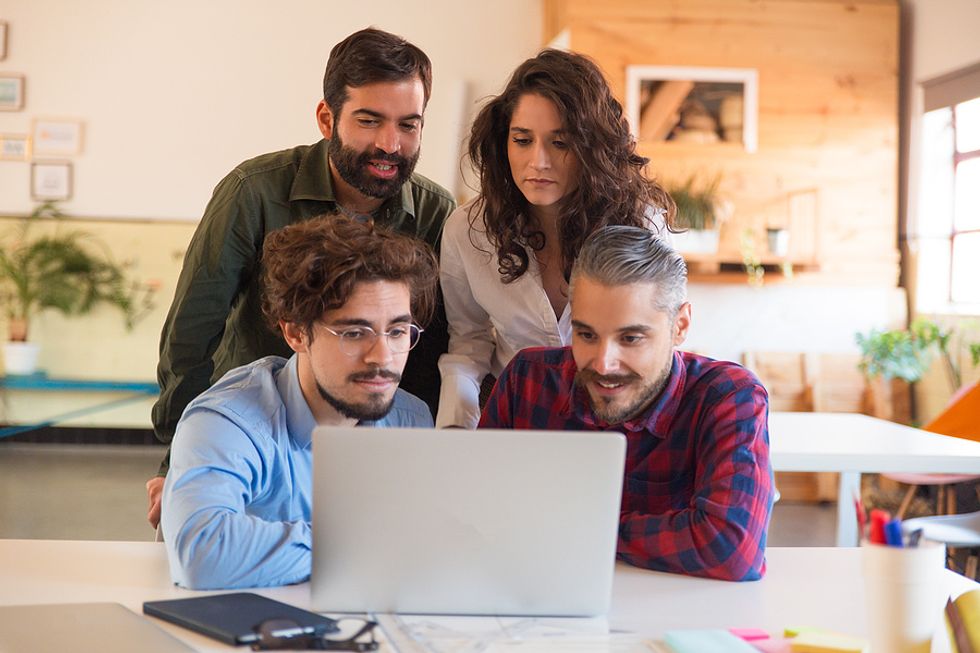 4 Ways Young Professionals Can Stand Out In The Job Market - Work It Daily