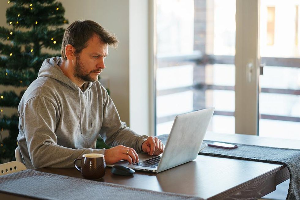 7 Companies Hiring & Laying Off Workers During The Holidays - Work It Daily